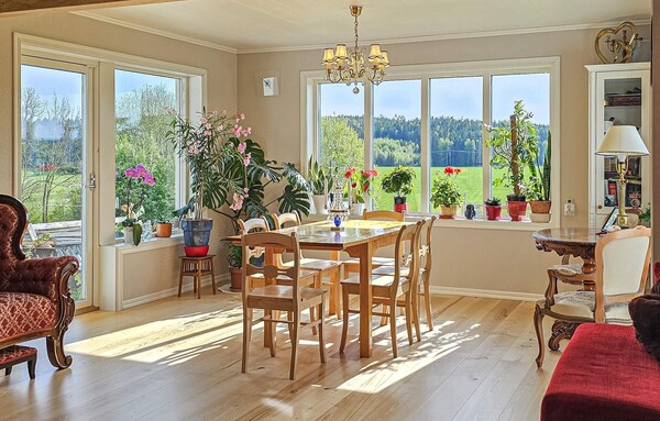 Schönes Haus Mit 2 Schlafzimmern In. - Munkedal