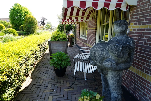 Charming Luxury Historic Villa, Build In 1888, Along Scenic Canal - Leiden
