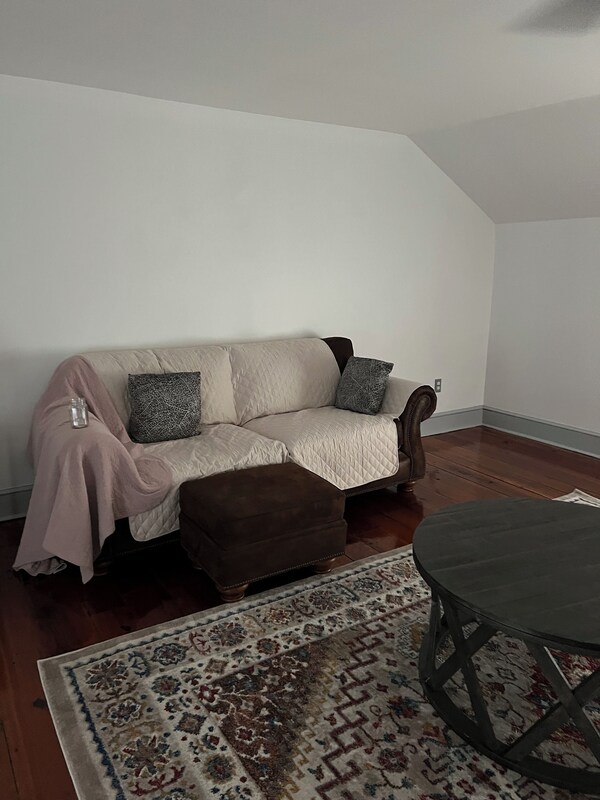 Franks Place-a Beautiful 3 Br Farm House Retreat Space With An In Ground Pool. - Halifax, VA