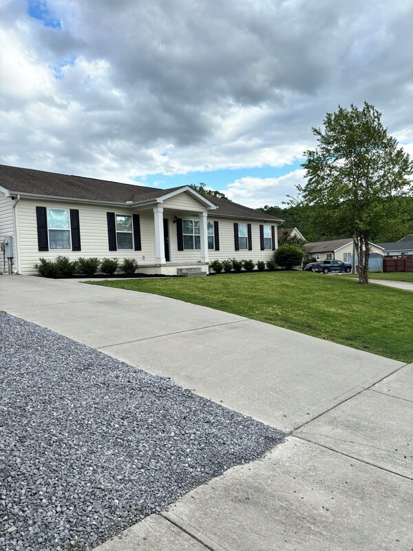Charming 4-bedroom House In Dandridge - White Pine, TN