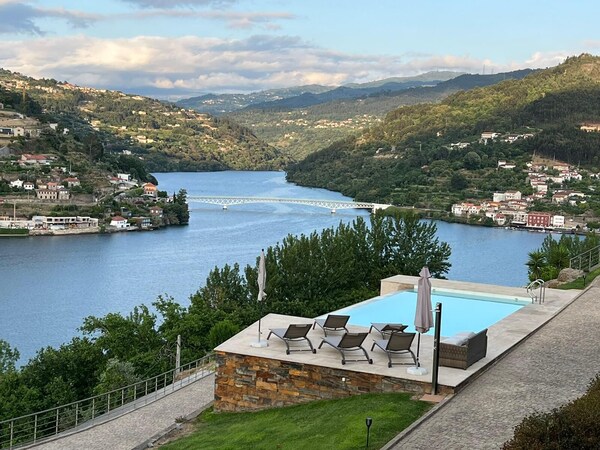 Casa Das Oliveiras The Douro In Its Splendor - Cinfães
