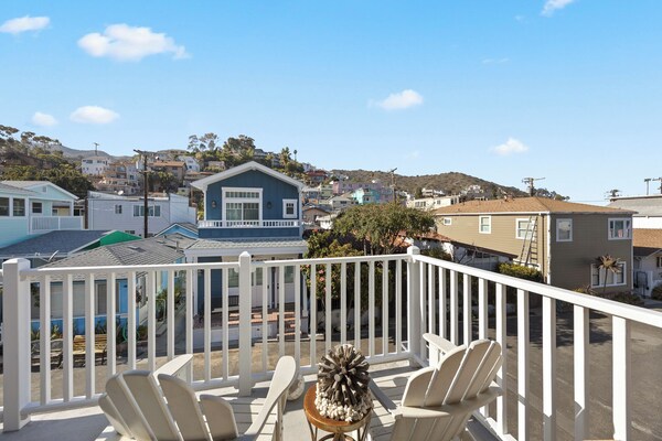320e: Townhome 2br | Balcony Views | Walk To Beach - Avalon