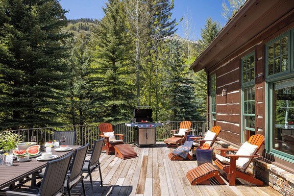 Outpost: Ridgeline Lodge - Private Hot Tub! - Teton Village, WY
