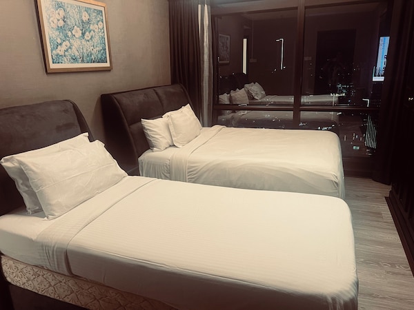 Chic 2-bedroom Hotel Suites With Ac, Fitness Room In Vibrant Kuala Lumpur - Kuala Lumpur
