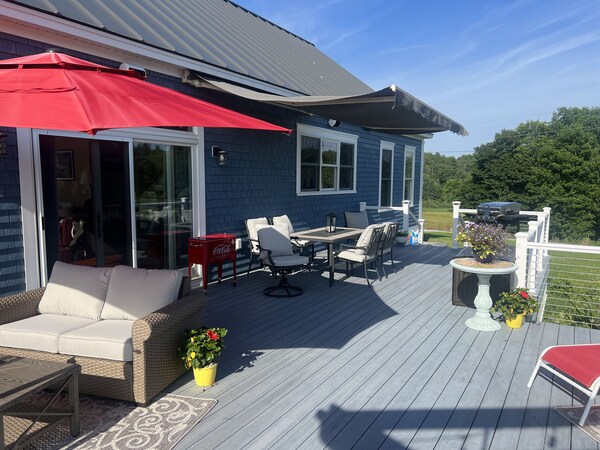 Modern Day Farmhouse... This Property Was Built 7 Years Ago To Entertain Friends - Crescent Beach, Owls Head