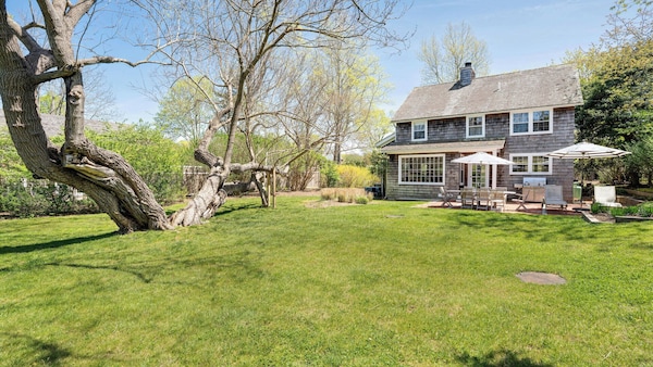 Renovated Farmhouse-style Home With Views Of South Fork Country Club,... - Long Island, NY