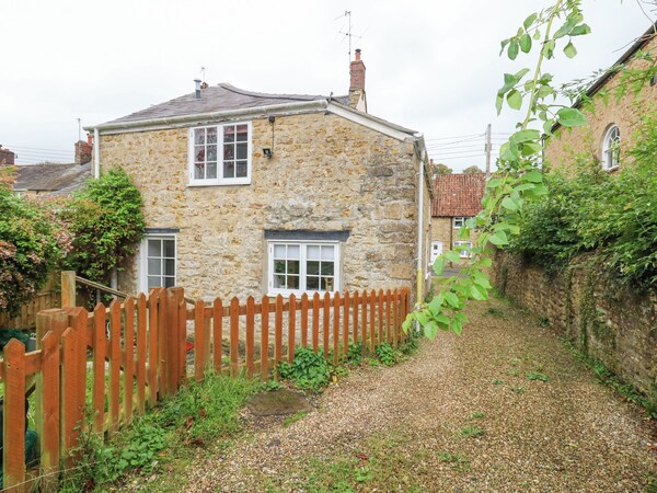 Half Pint Cottage, Pet Friendly, With A Garden In Beaminster - Dorset