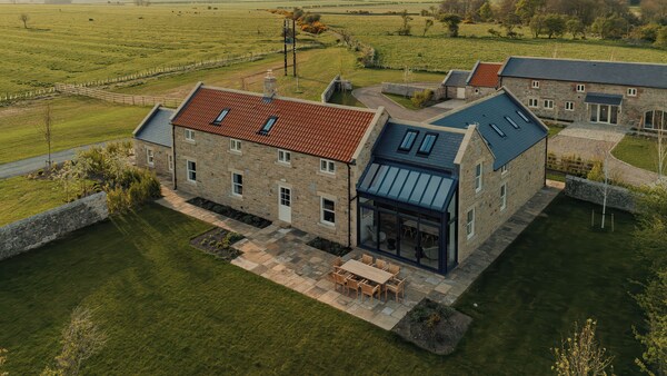 Mill Farm House, Pet Friendly, Luxury Holiday Cottage In Beadnell - Beadnell