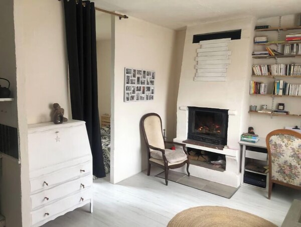 Quiet Studio Overlooking The Garden. Pets At No Extra Charge - Varennes-sur-Allier