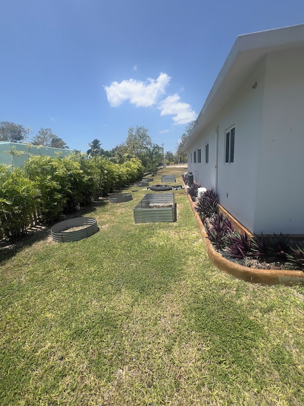 Bay Front Eco-cottage/2 Units/corozal With Wifi, Ac - Corozal