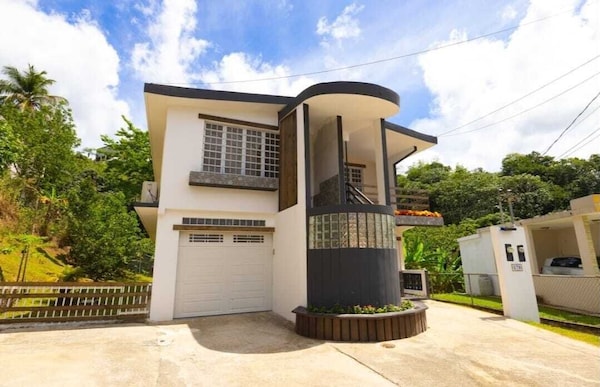 Villa Campiña Family Home Scenic Mountain Views - Utuado
