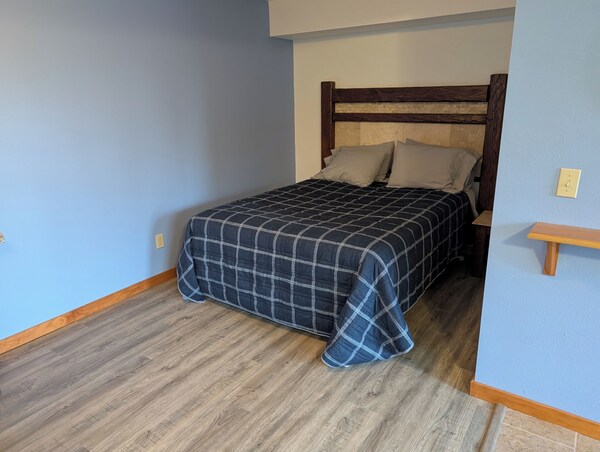 Sleeps 4- Charming Room With Ac And Wifi In Welcoming Hurley On Island Lake - Wisconsin