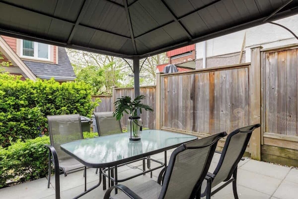 Spacious 4-bedroom Home In Convenient Vancouver - Burnaby