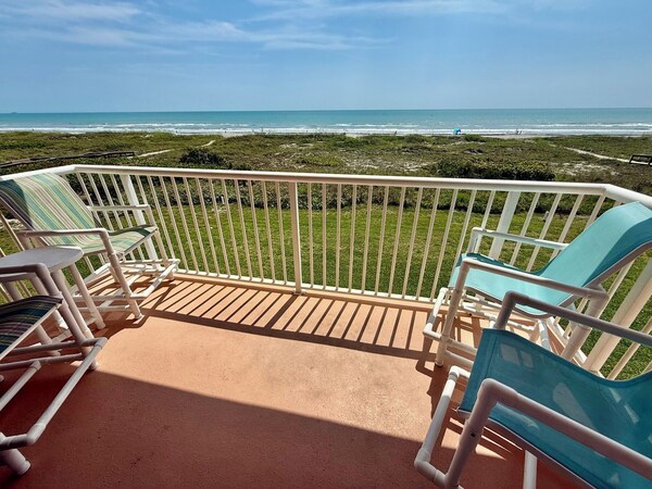 Stunning 3-bedroom Oceanfront Condo Cocoa Beach- Perfect Vacation Getaway 67 - Cocoa Beach, FL