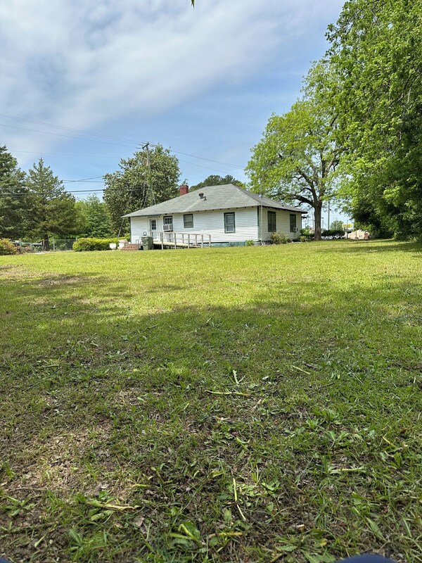 100 Year Old 3 Br 2 Bath House In Center Of Downtown Lamar Overlooks Main Street - Lee State Park, Bishopville