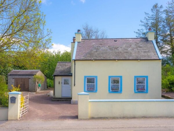 O'sullivan's Cottage:  With Pool Table, Darts.  Golf Course Nearby! - County Kilkenny