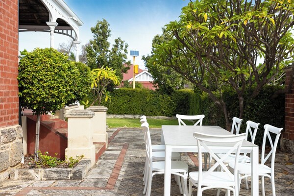 Charming Home Near Hyde Park | Walk To Cafes And Dining Hubs - Mount Pleasant
