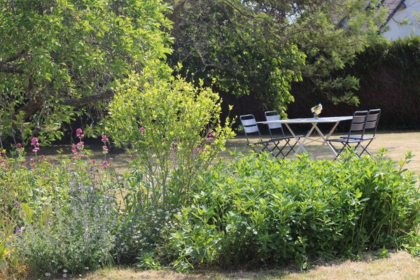 3 Minutes From The Beach, Spacious Renovated Farmhouse With Large Enclosed Garden. - Bretagne