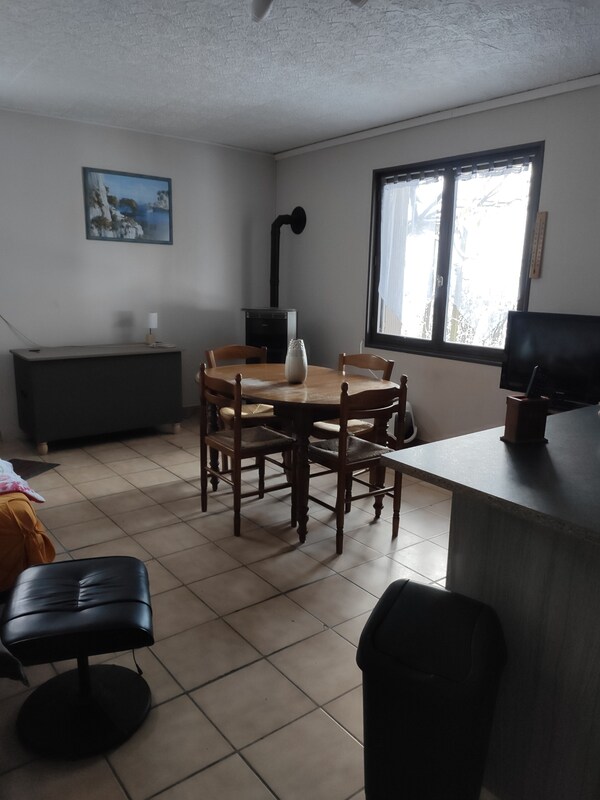 Mountain Apartment. Pets Allowed - Valbonnais
