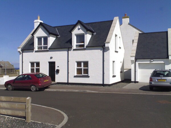 Isle Cottage Holiday Home, Located Two Miles From The Giants Causeway - Scotland