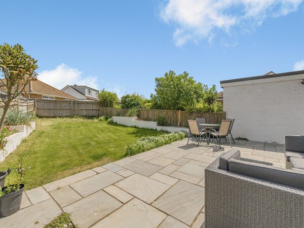 2 Bedroom Accommodation In Seaford - シーフォード
