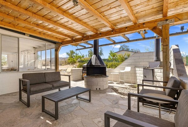 3-bed/2bath Midcentury Gated 3.5 Acres At Foothills Of Joshua Tree National Park - Twentynine Palms, CA