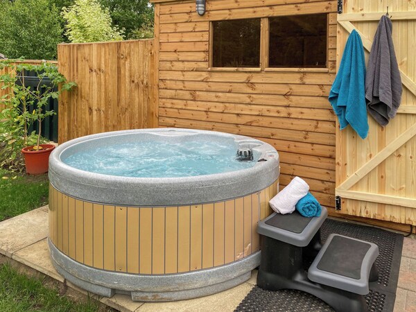 2 Bedroom Accommodation In Smallburgh - Wroxham Broad
