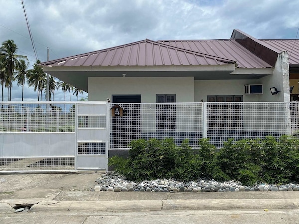 Near Dahican Beach W/ Wifi 250mbps +  Paking Area & Family/ Pet Friendly - Mati