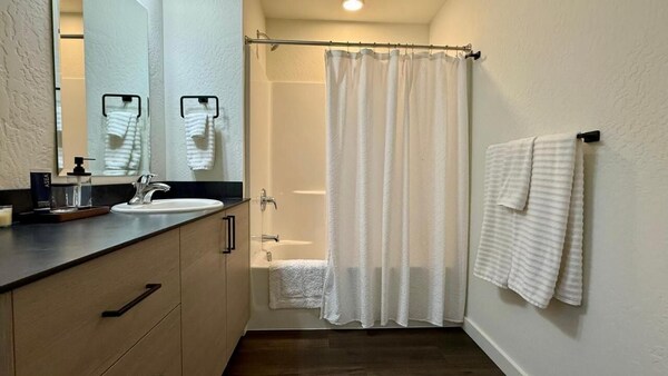 Homestead Village - Two Bedroom Condo Ground Floor - Sandpoint, ID