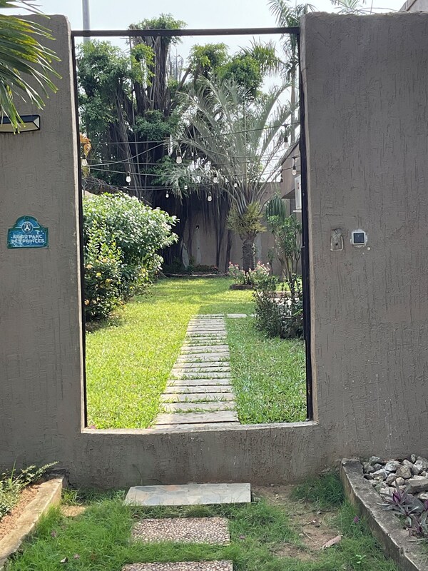 Fafa Grande Villa Piscine Zone 4 - Abidjan