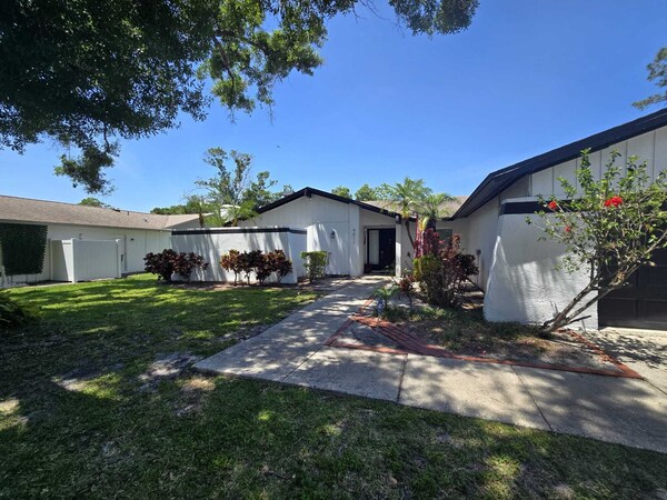 Cozy Family-friendly 3br Home Near Tpa Airport & 40min To Clearwater Beach - Tampa, FL