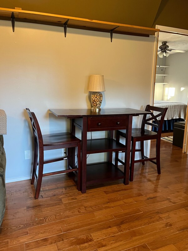 Private 2-bedroom Cottage, On 13 Wooded Acres - Tuscaloosa, AL