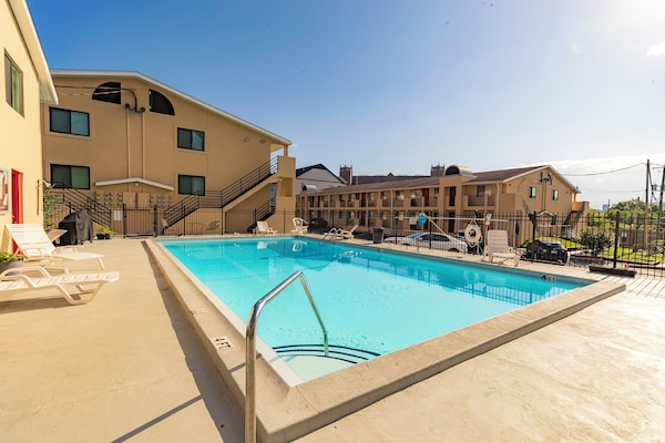Pool/3min Walk To Fsu Campus-sport Stadiums/gated/2 King Beds/collegetown .6mile - Florida State University, Tallahassee