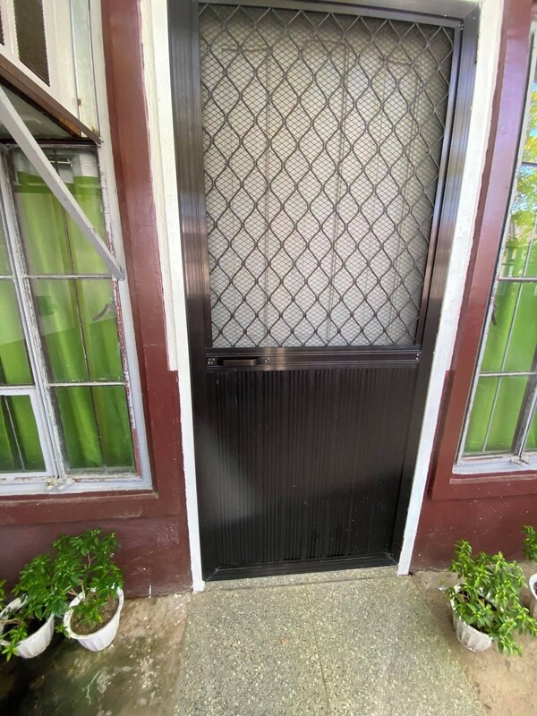 Radex Place Staycation, 2br House- Dahican Beach W/free Parking Area - Mati