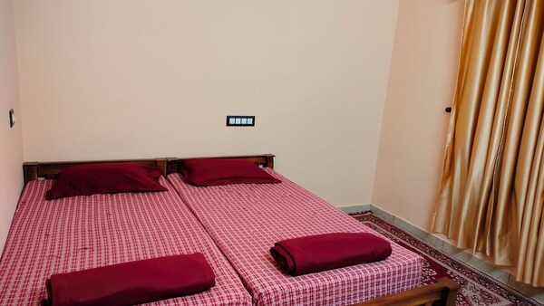 Gerards Homestay: Cozy, Family-friendly Stay Near Fort Kochis Top Sights! - Kochi, India
