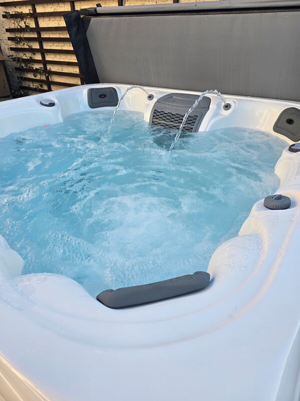 Luxury Sea View Retreat With Hot Tub  Sleeps 8 - Dover Castle