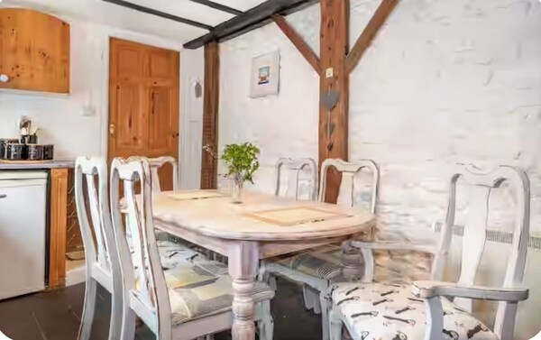 Charming Cottage Apartment-1 Minute From Beach - Borth