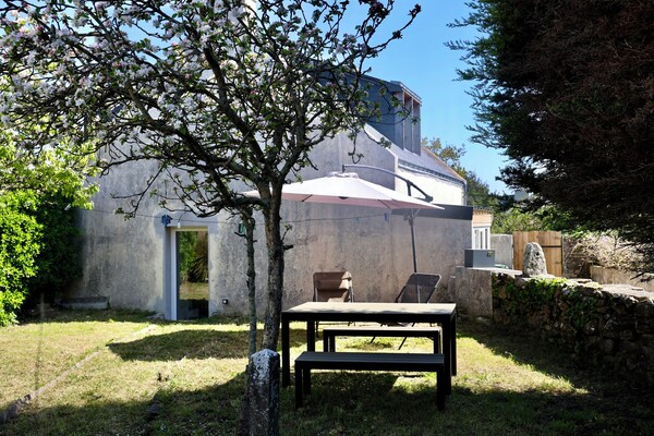 Petite Maison De Vacances Authentique Et Calme Avec Un Charmant Jardin - Saint-Pierre-Quiberon