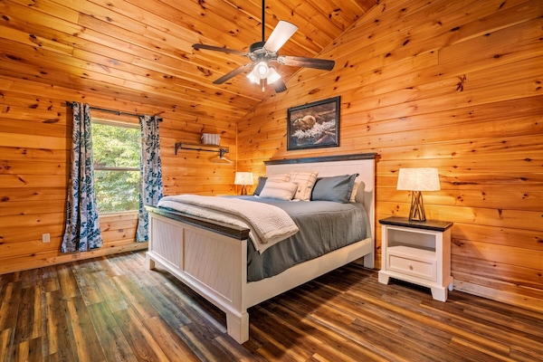 Game Room~ Hottub~ Dollywood 3 Miles~outdoor Pool - Gatlinburg, TN