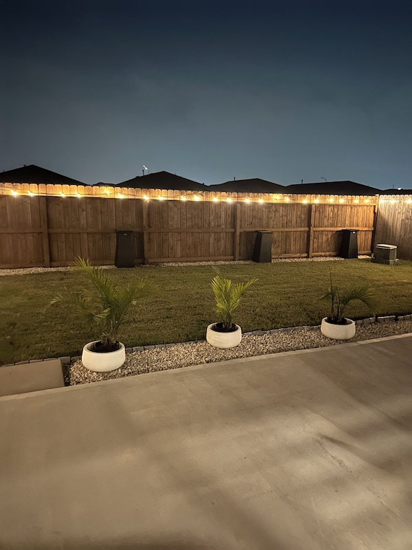 Escape To Paradise Near The Medical Center - Pearland, TX