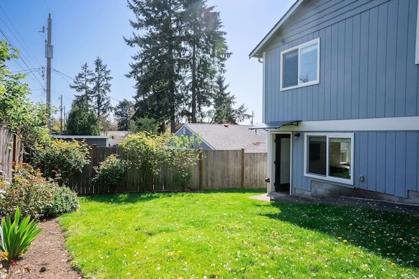 Cozy Pet Friendly Downstairs Retreat In Seattle - Phinney Ridge - Seattle