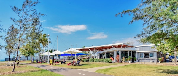 This Apartment Is A 1 Bedroom(s), 1 Bathrooms, Located In Nightcliff, Nt. - Darwin