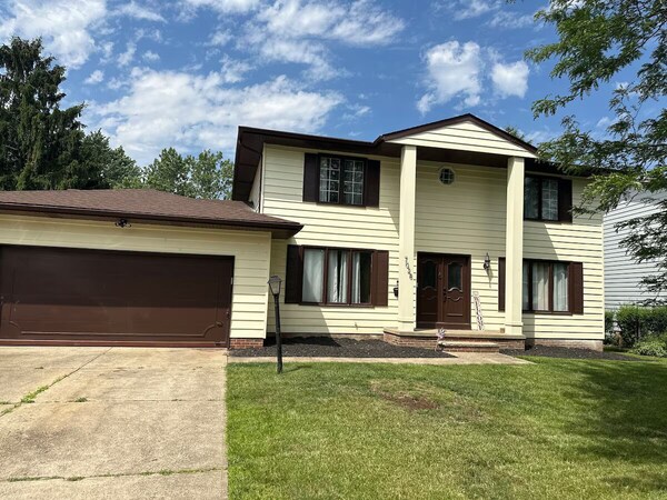 Spacious 5-br Home - Near Cle Clinc + Cwru - Berea, OH