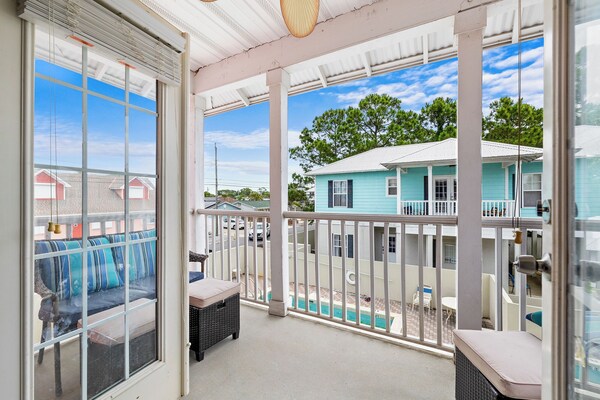 Coral Cottage | Walk To Beach | Pool | Sleeps 10 - Panama City, FL