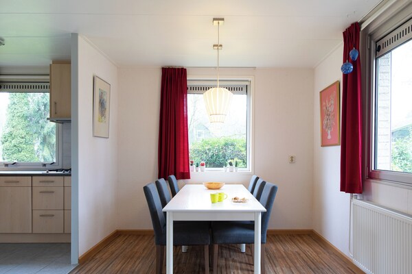 Detached Holiday Bungalow For Six People - Friesland