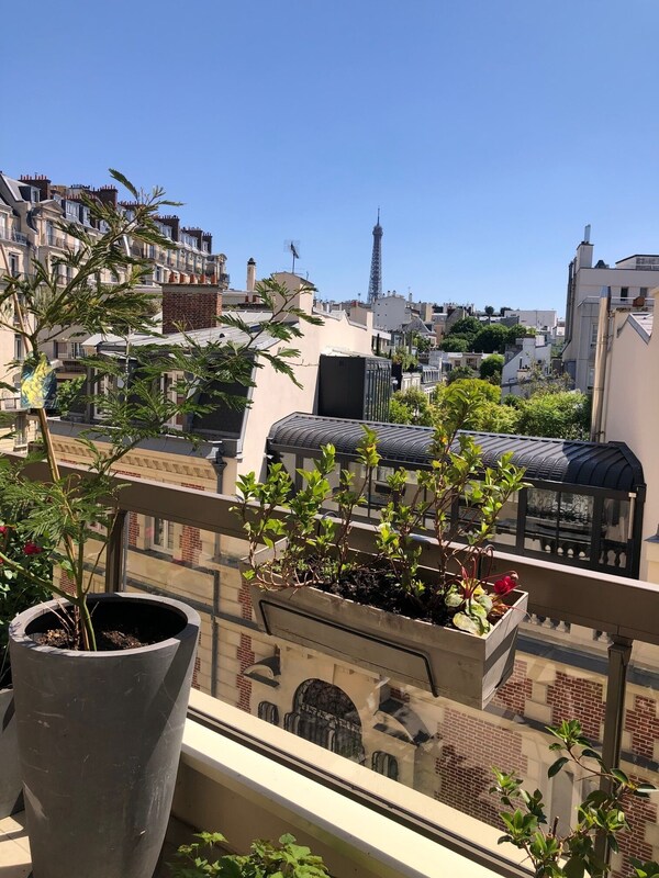 Appartement Paris Xvi  à 8 Mn à Pieds Du Trocadero , Terrasse Et Vue Tour Eiffel - Issy-les-Moulineaux