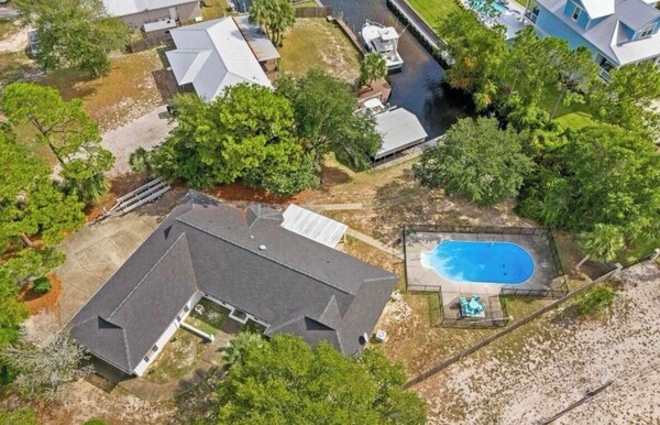 Coastal Comfort & Charm - Perfect For Family Getaways - Boat Accessible! - Orange Beach, AL