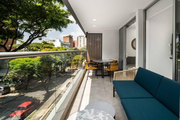 Modern & Bright 2br/2ba|fast Wi-fi|pool&balcony|security 24h - Cali