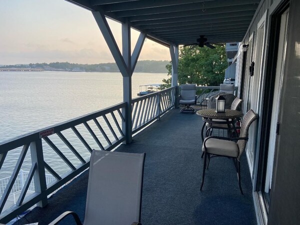 Spacious 2-bedroom Condo With Ac, Wifi In Beautiful Osage Beach - Osage Beach, MO