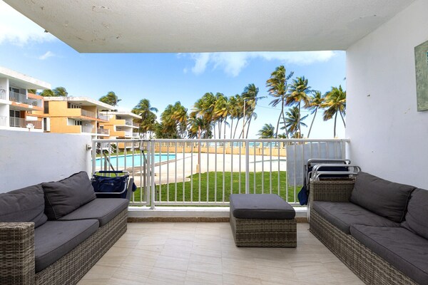 3/2 Condo In Wonderful Luquillo, Ac,pool Beachfront - Luquillo